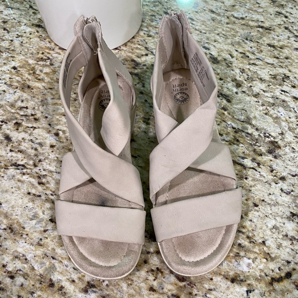 Earth Spirit | Shoes | Earth Spirit Strappy Sandals Comfort Shoe 7 2 75 ...